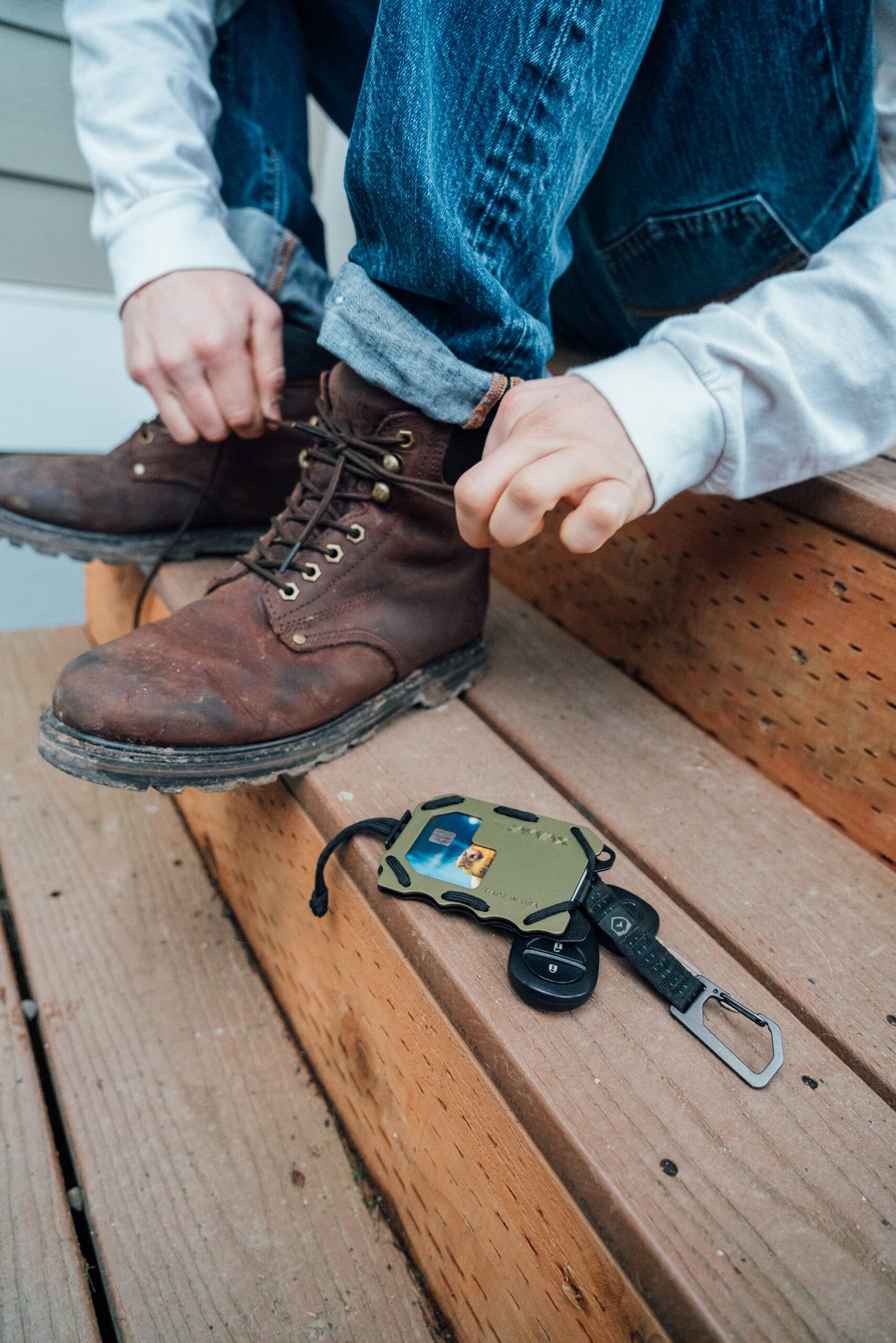 Why Is It Cool For Guys To Wear Lanyards Out Of Their Pockets - A ...