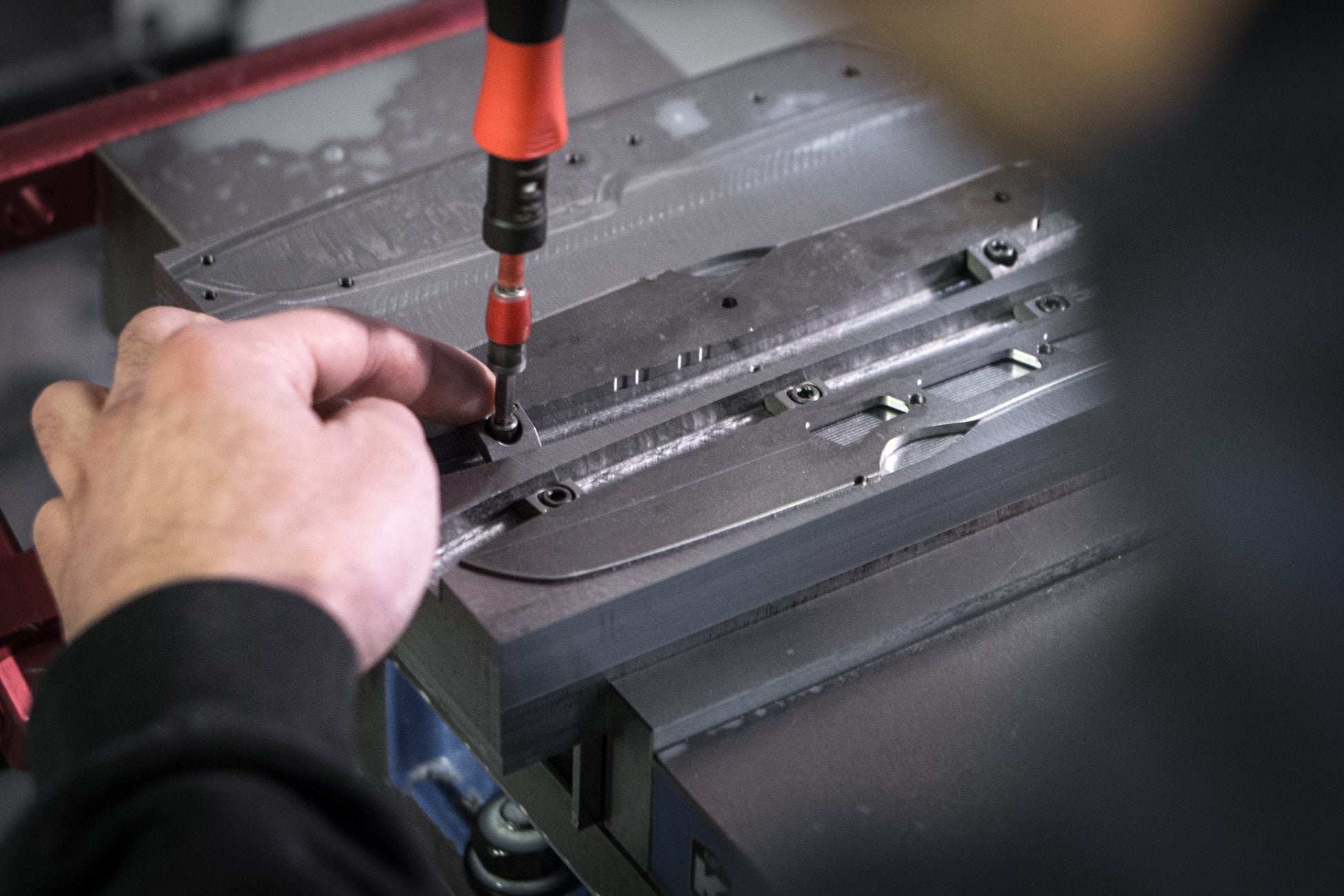 How Are Knives Made? - A Trayvax Article